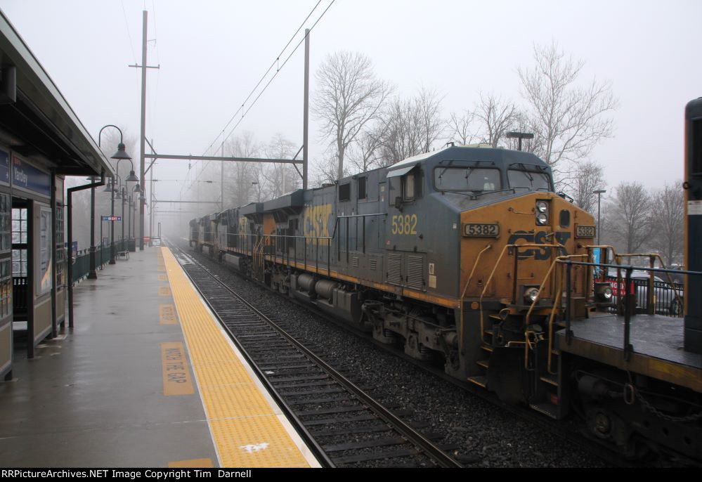 CSX 5382 4th on M404